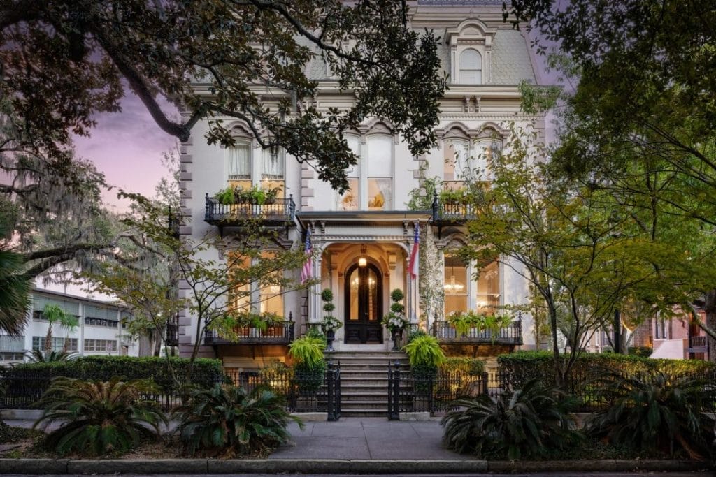 Hamilton-Turner Inn – Haunted Inn in Savannah, Georgia