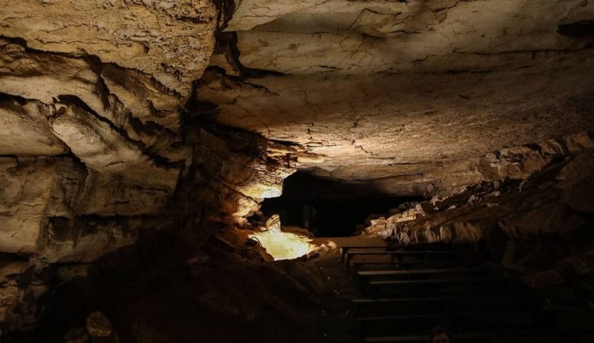 Mammoth Cave – Haunted Cave System in Brownsville, Kentucky